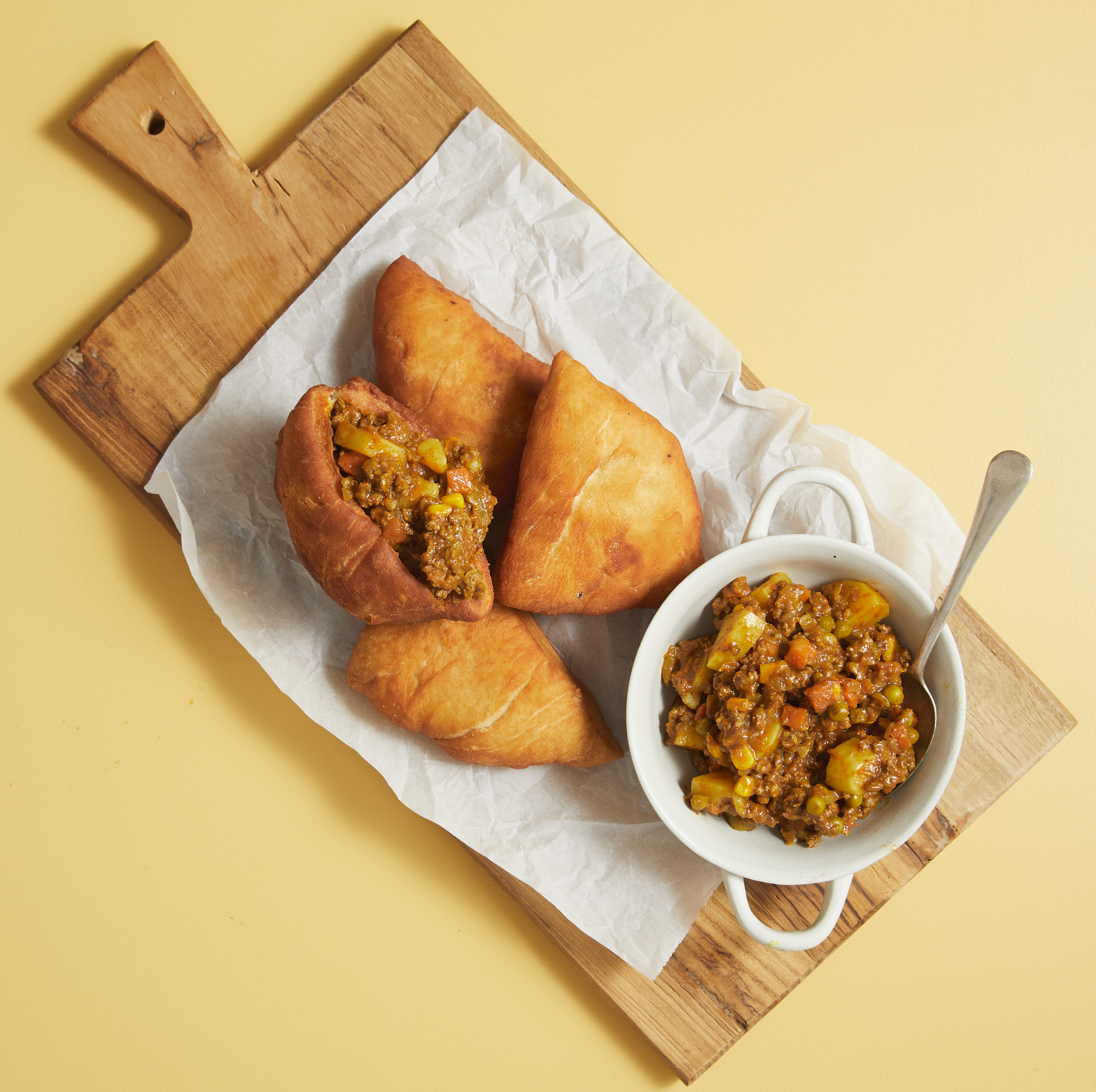 Vetkoek & Beef Curried Mince Small - Pack of 8 – PADKOS